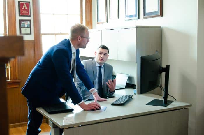 About Us – Criminal Defense Attorney - Holloway & Hulling